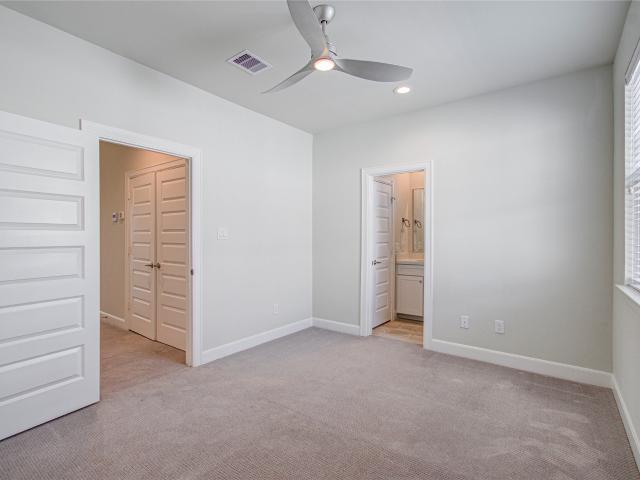 2818 Grand Fountains Dr, Unit B, Houston, TX 77054 | MLS #10646