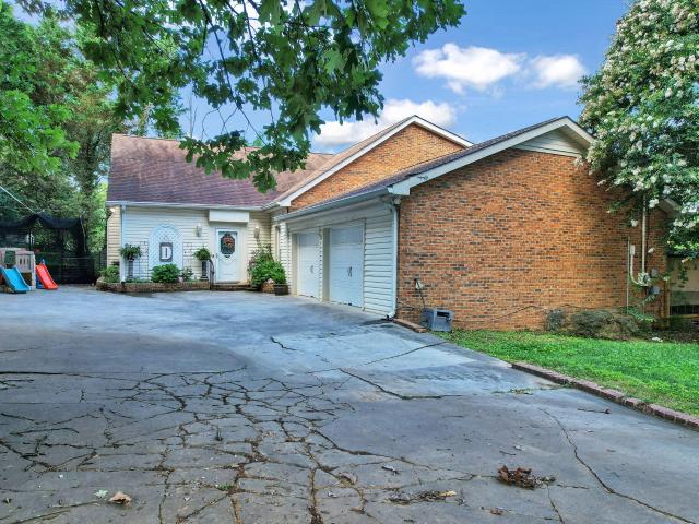 2818 Harris Circle NW