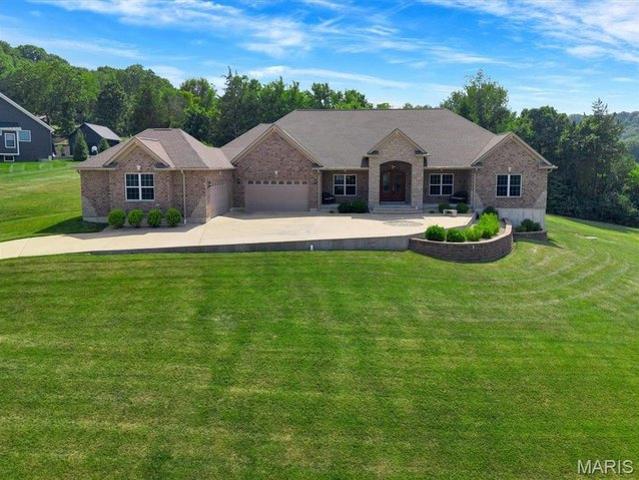 2818 Highland Woods Rd, Imperial, MO 63052