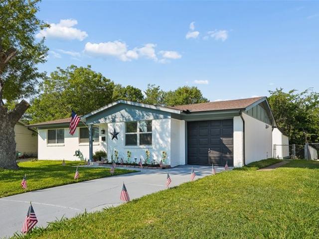 2818 Lowell Dr, Irving, TX 75062