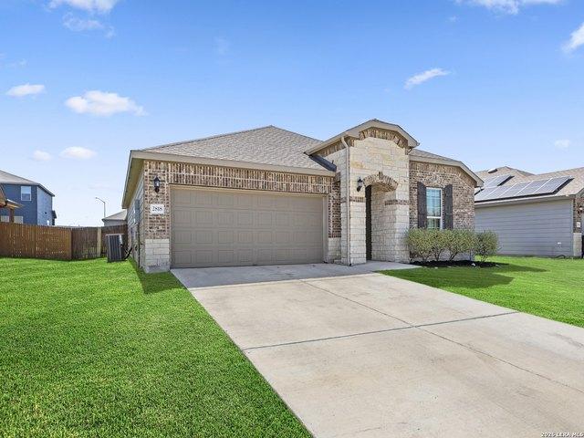 2818 Ridge Berry Rd, New Braunfels, TX 78130