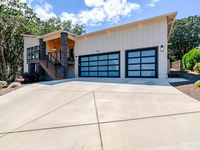 2818 SW Wolverine Dr, Corvallis, OR 97333