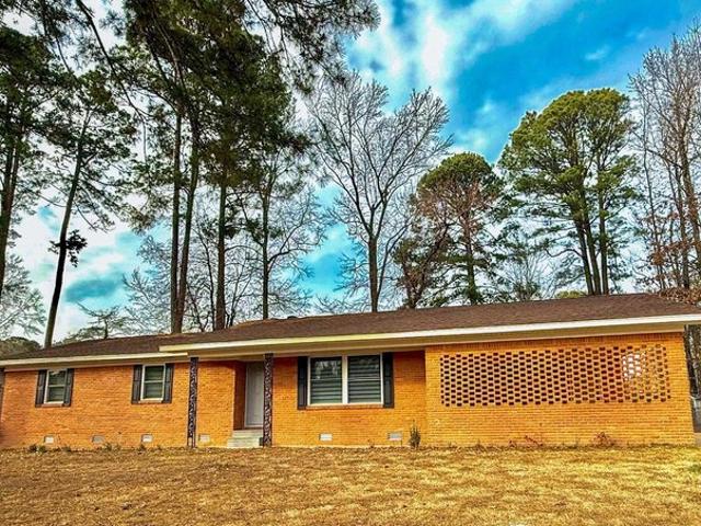 2818 Sylvia St, Arkadelphia, AR 71923