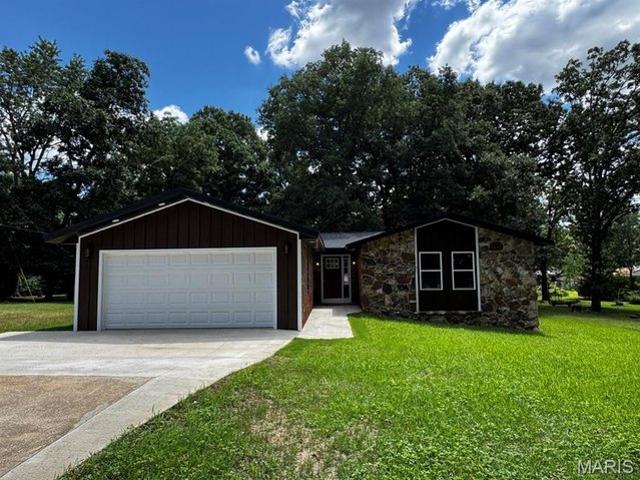 2818 Windwood Dr, Poplar Bluff, MO 63901