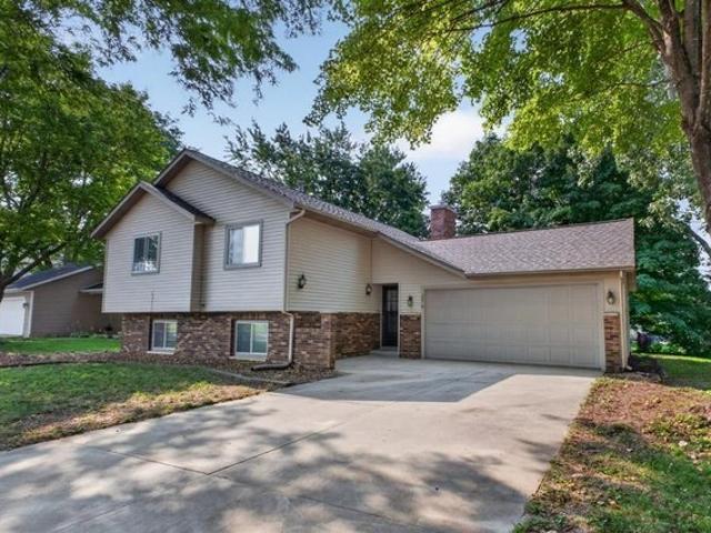 2818 26th St NW, Rochester, MN 55901
