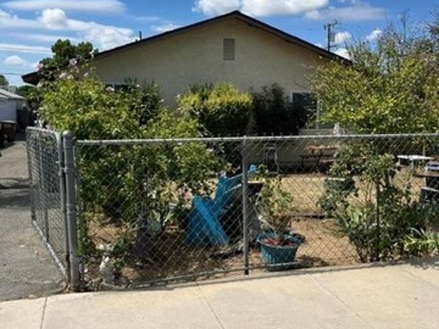 2819 Monterey St, Bakersfield, CA 93306