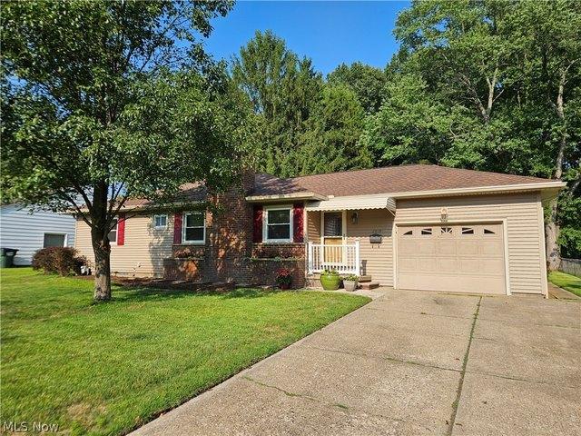 2819 Outlook Dr, Silver Lake, OH 44224