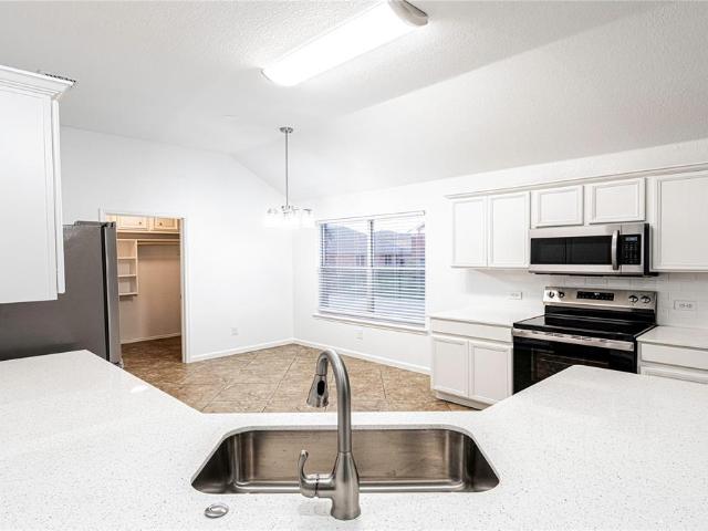 2819 Arabian Lane