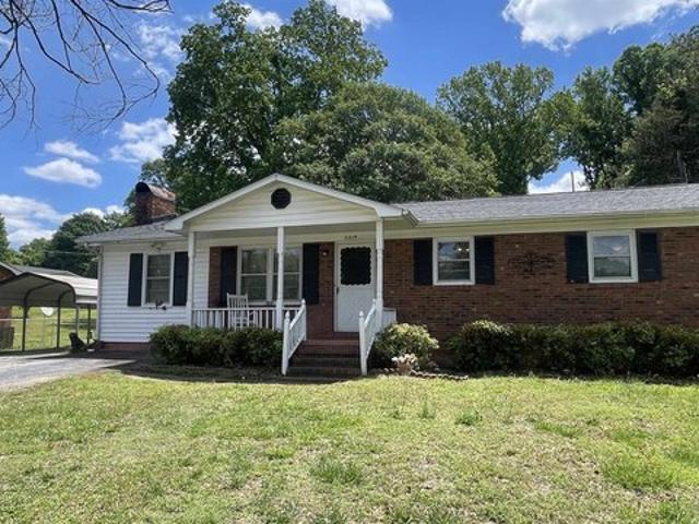 2819 Cedar Springs Dr, Spartanburg, SC 29302