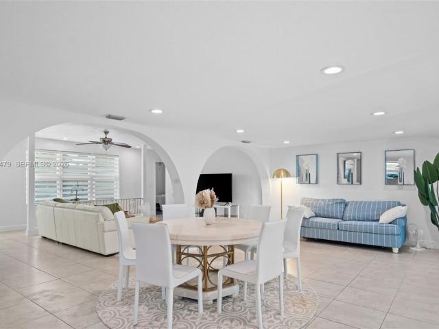 2819 Cleveland St, Hollywood FL 33020 Hollywood