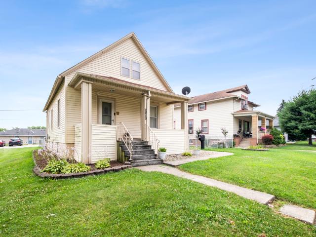 2819 Commercial Avenue