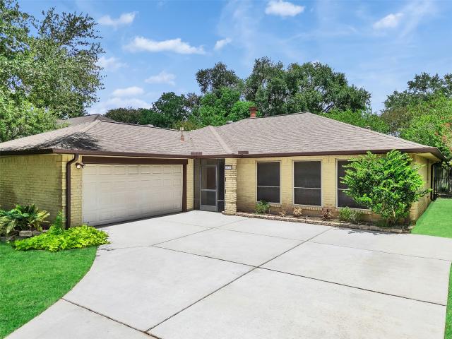 2819 Poplar Creek Lane
