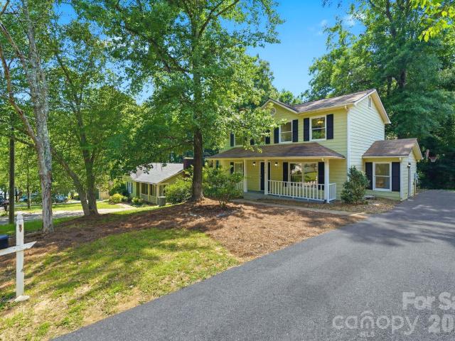 2819 Royal Ridge Lane