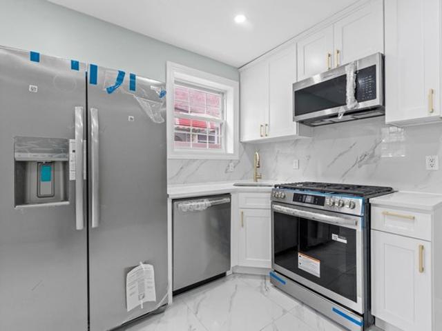 2819 Schurz Ave, Bronx, NY 10465