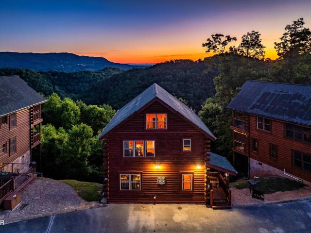 2819 White Oak Ridge Lane
