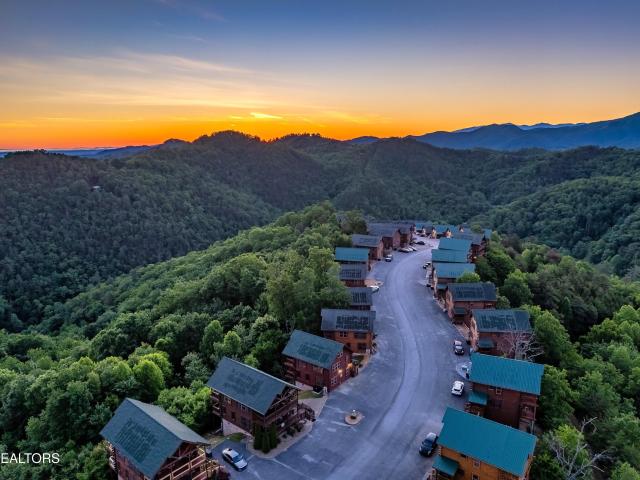 2819 White Oak Ridge Lane