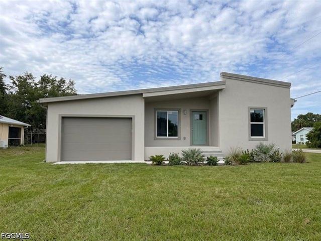 2819 42nd St SW, Lehigh Acres, FL 33976