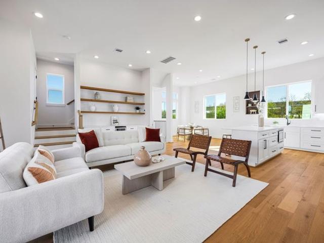 2810 Mills St, Houston, TX 77026