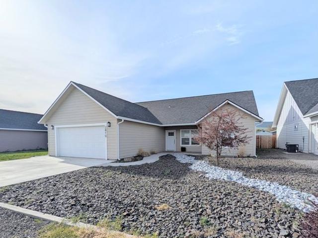 2810 Athens Ct, La Grande, OR 97850