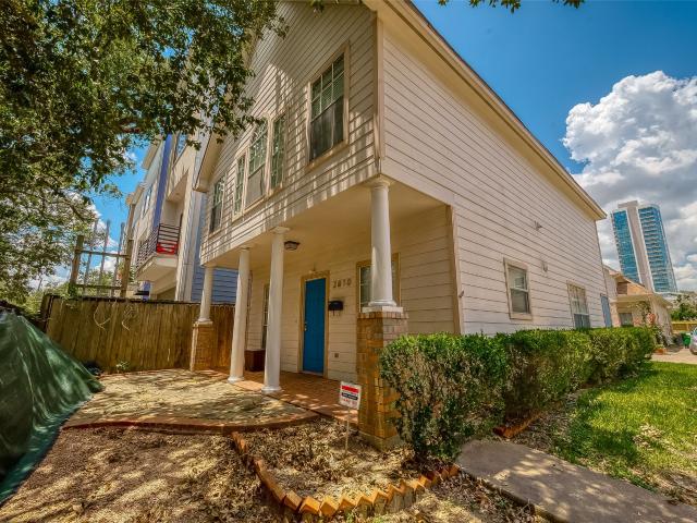 2810 Austin Street