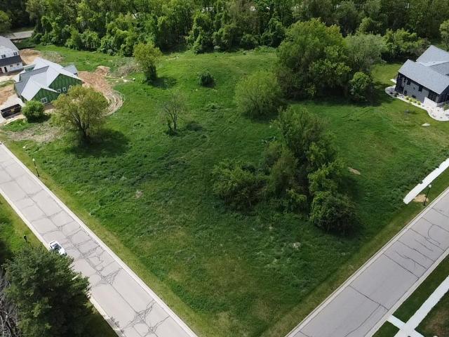 2810 Arbor Ridge Way