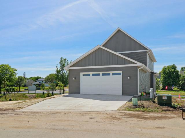 2810 Big Bluestem Parkway