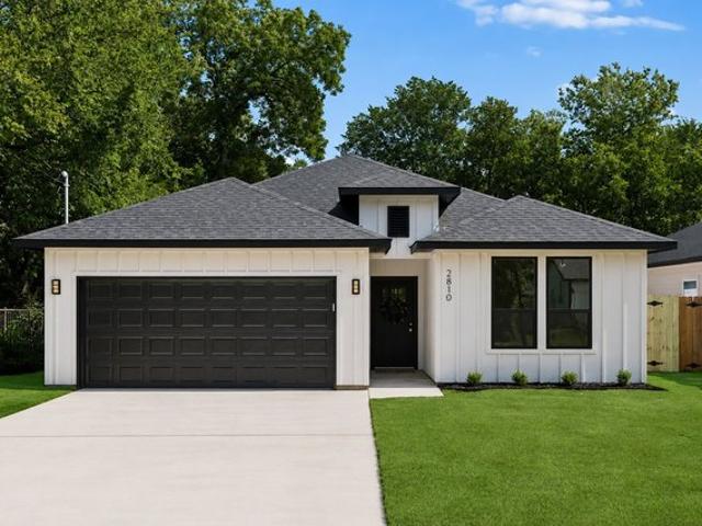 2810 Gillespie St, Greenville, TX 75401
