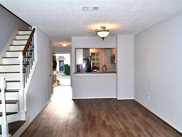2810 Grants Lake Boulevard 1204