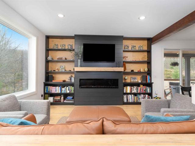 2810 Holiday Village Court