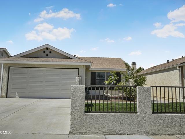 2810 Juniper Dr, Palmdale, CA 93550
