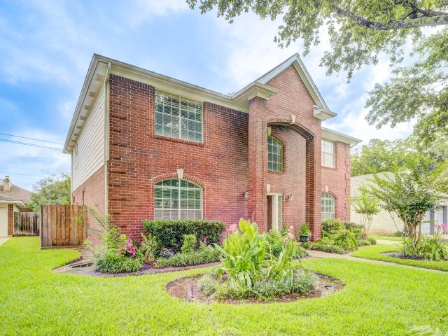 2810 Plantation Wood Lane