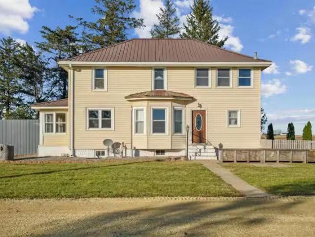 2810 STATE HIGHWAY 13, RYAN, IA 52330 Single Family Residence.