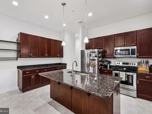 2810 Town View Cir, New Windsor, MD 21776 | MLS #MDCR2032 | Compass