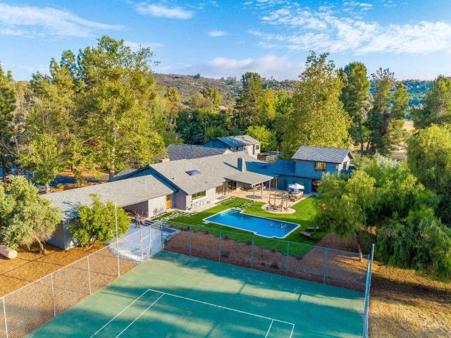 28114 Queensbridge Rd, Valley Center, CA 92082 | MLS #250000 | Compass