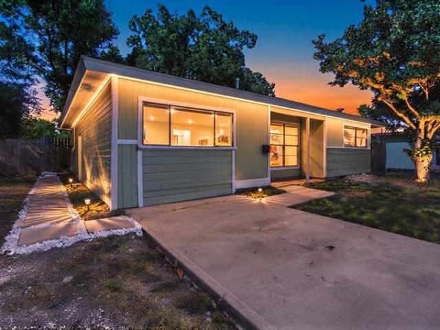 2811 Morningside Ln, Pasadena, TX 77506