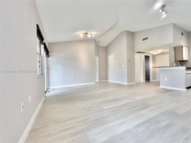 2811 N Oakland Forest Dr, Unit 306, Oakland Park, FL 33309 | MLS #A11983