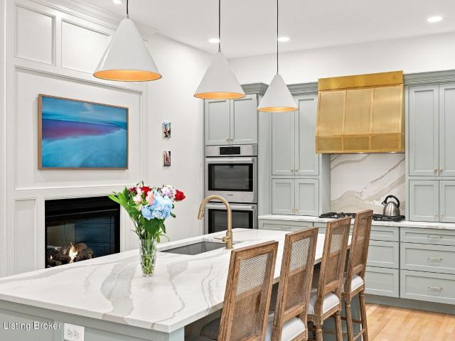 2811 Alta Vista Ct