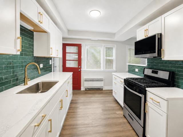 2811 forest lane