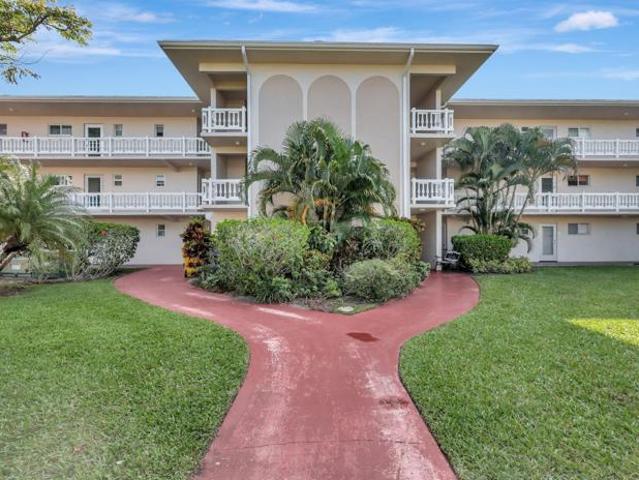 2811 Garden Dr S #110, Palm Springs, FL 33461