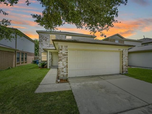 2811 Packard Elm St, Houston, TX 77038