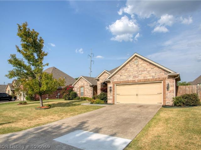 2811 S 87th Drive