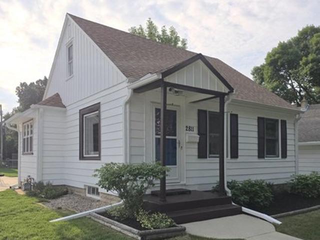 2811 S 88th St, West Allis, WI 53227