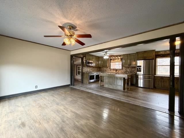 2811 Thrush Dr