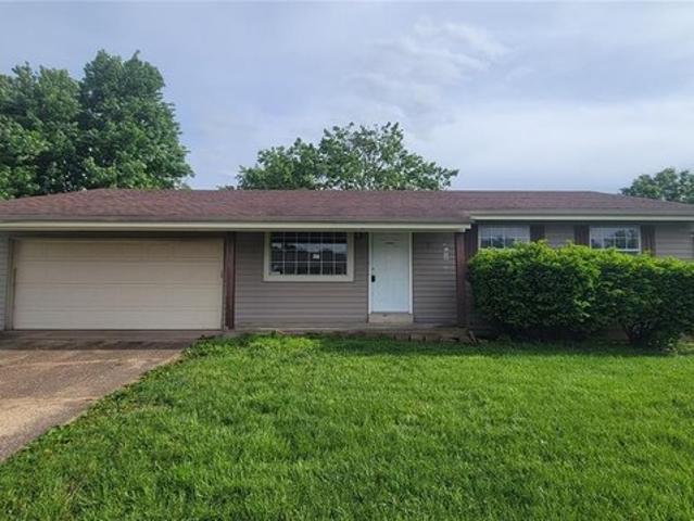 2811 Vineyard Dr, Arnold, MO 63010
