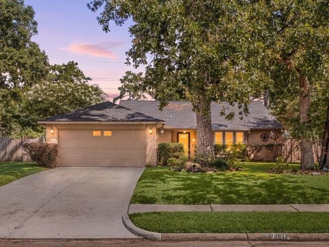 2811 Whispering Springs Dr, Spring, TX 77373