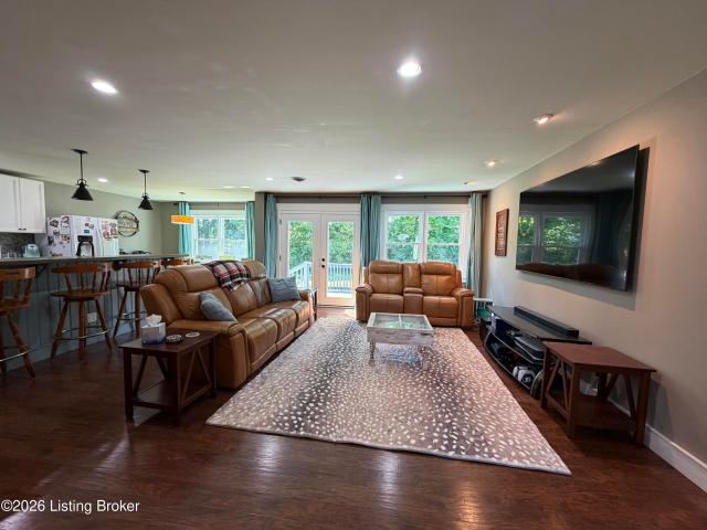 2812 Oakwood Dr