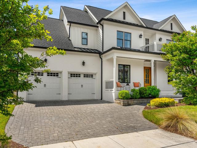 2812 Charleston Oaks Drive