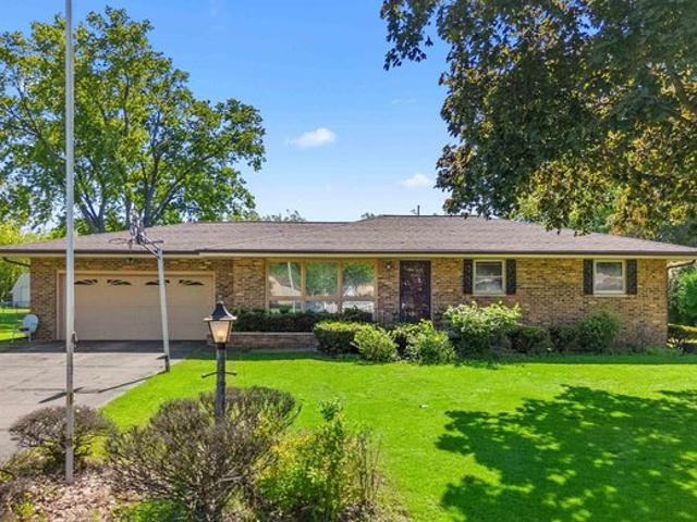 2812 Deveron Cir, Pekin, IL 61554