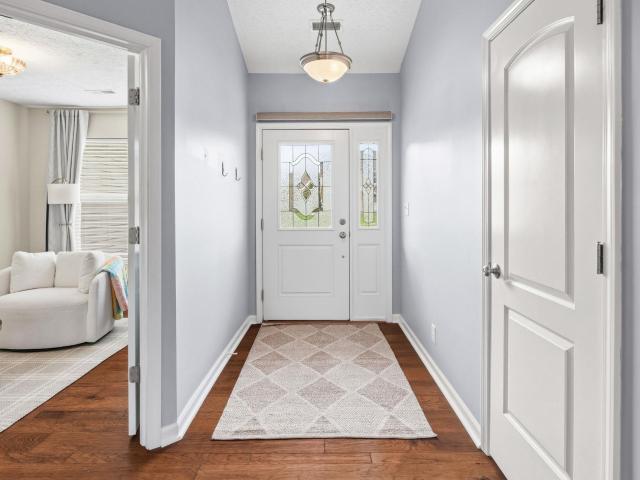 2812 Grosbeak Lane