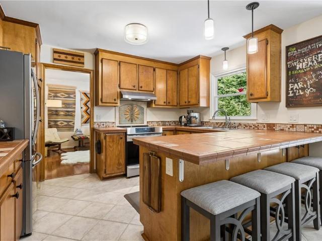 2812 Linden LN